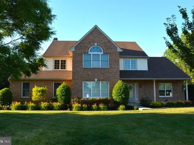 105 Cromwell Dr, Mullica Hill, NJ 08062