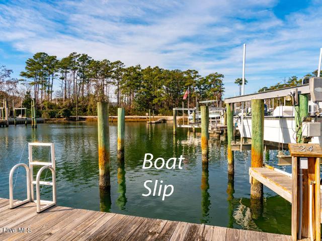 105 Alexandra Court # And Boat Slip #24