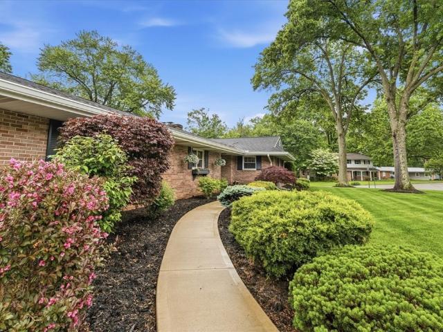 105 Appletree Dr