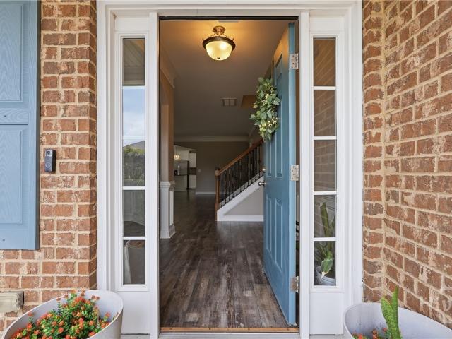 105 Aquaduct