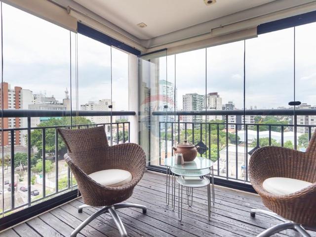 105 Área Útil Apartamento Alugar, 2 Dormitórios localizado em Campo Belo, São Paulo, São Paulo, 04615000 | Brasil
