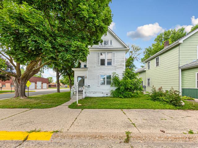 105 Ash Avenue SW
