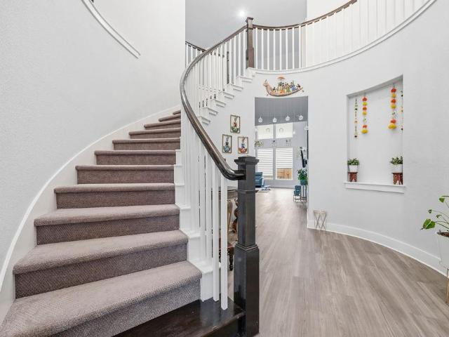 105 autumn oak way