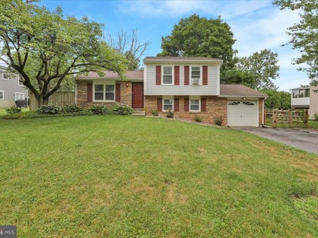 105 Autumn Dr, Lititz, PA 17543