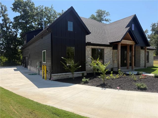 105 Autumn Hills Road