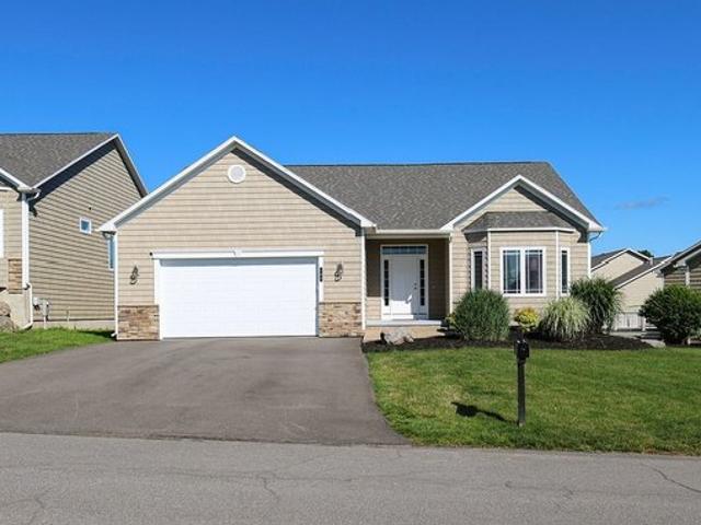 105 Austin Meadows Dr S, Manlius, NY 13104