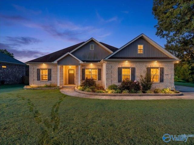 105 Azuba Ct, Hazel Green, AL 35750