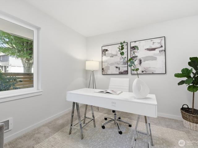 105 B 39th Avenue NW