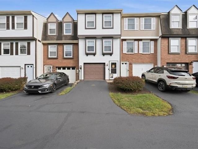 105 Bonnie Brae Dr, Coraopolis, PA 15108