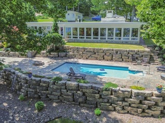 105 Bartlett Point Rd, Clayton, NY 13624