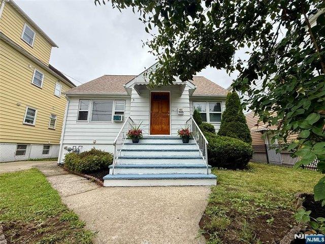 105 Bergen St, Garfield, NJ 07026