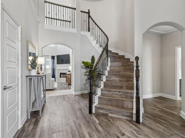 105 Bluewood Drive