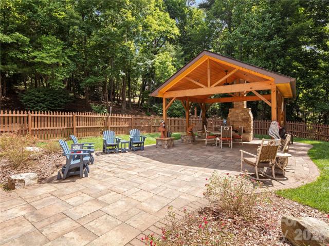 105 Braeside Circle
