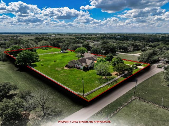 105 Brazos Hill Lane