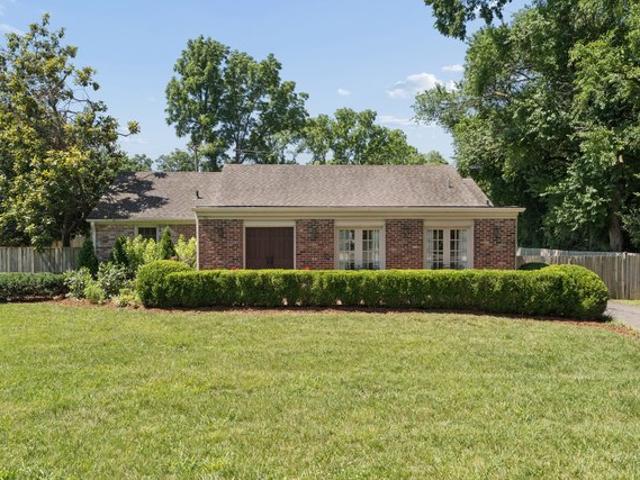 105 Brookfield Ave, Nashville, TN 37205