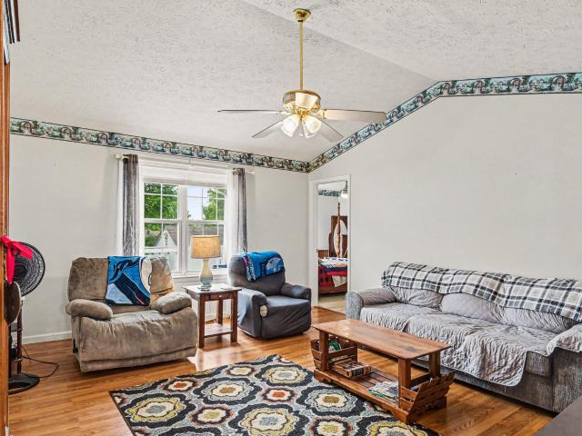 105 Brookside Pt