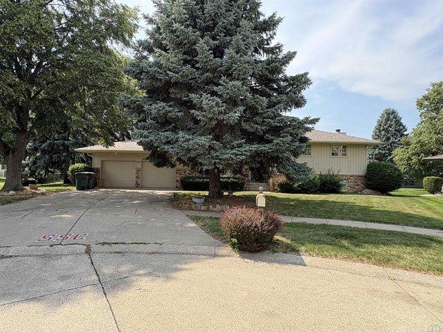105 Burning Tree Cir, South Sioux City, NE 68776
