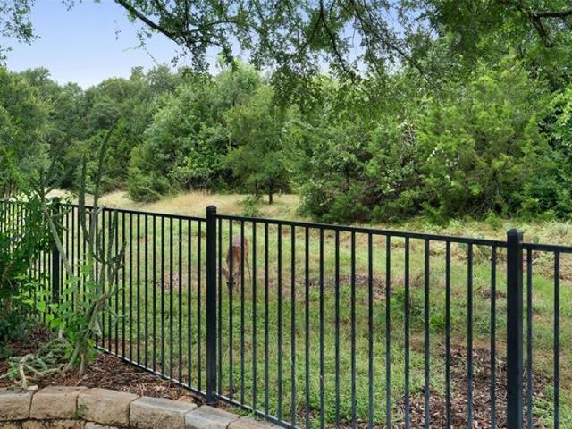 105 Goose Island Dr, Georgetown, TX 78633