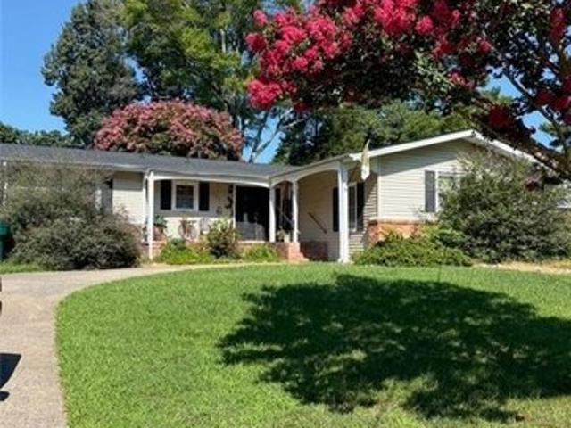 105 Glade Rd, Newport News, VA 23606