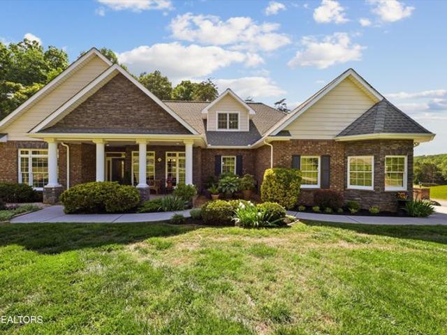 105 Glen Mar Dr, Lenoir City, TN 37772