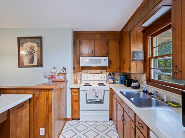 105 Glenn Place