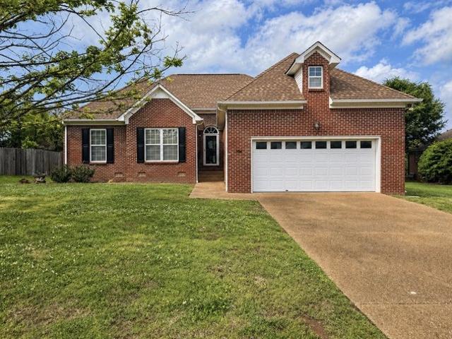105 Green Tree Ct, Columbia, TN 38401