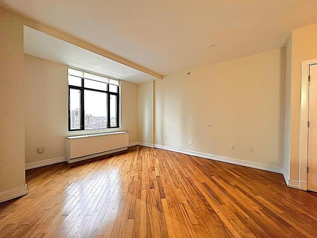 105 Greene St # 1605
