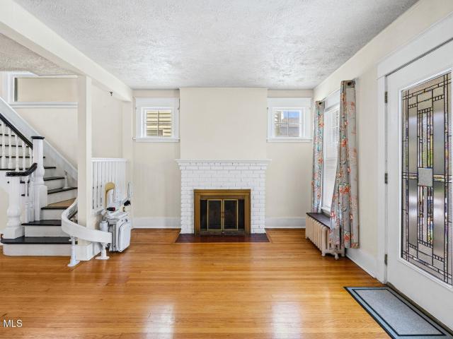 105 Grove Avenue