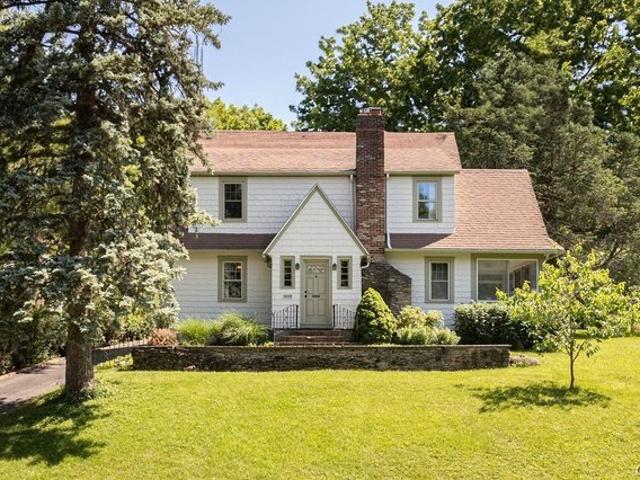105 Guilford Rd, Syracuse, NY 13224