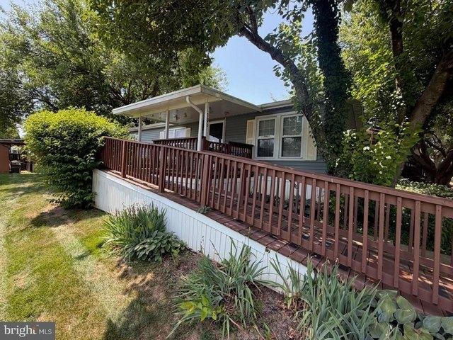 105 Dovefield Dr, Lancaster, PA 17603