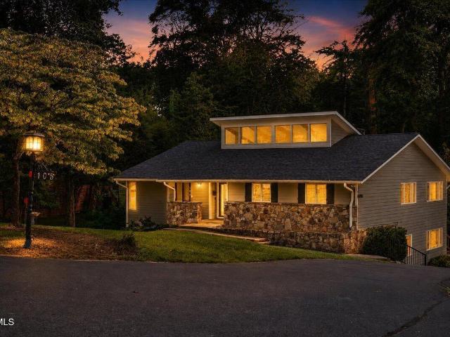 105 Dogwood Lane