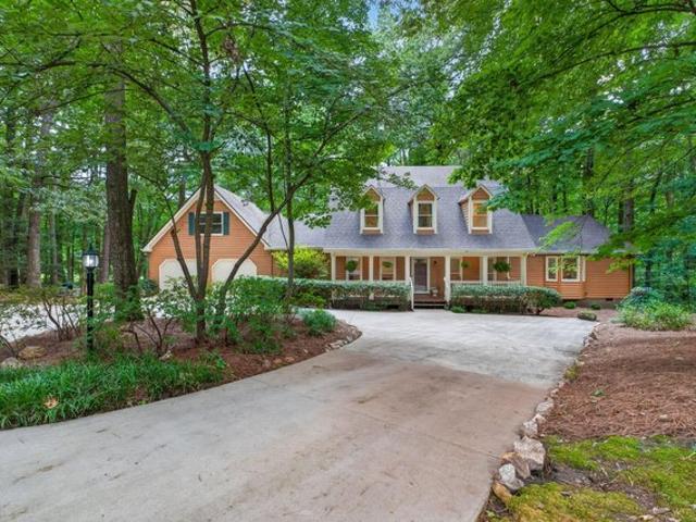 105 Dewberry Ct, Cary, NC 27518