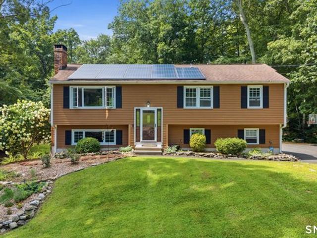 105 Dean Rd, East Lyme, CT 06333