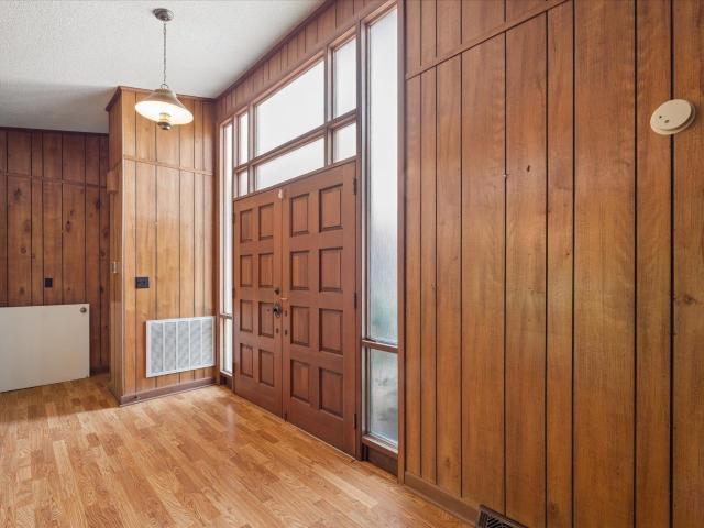 105 Derby Lane
