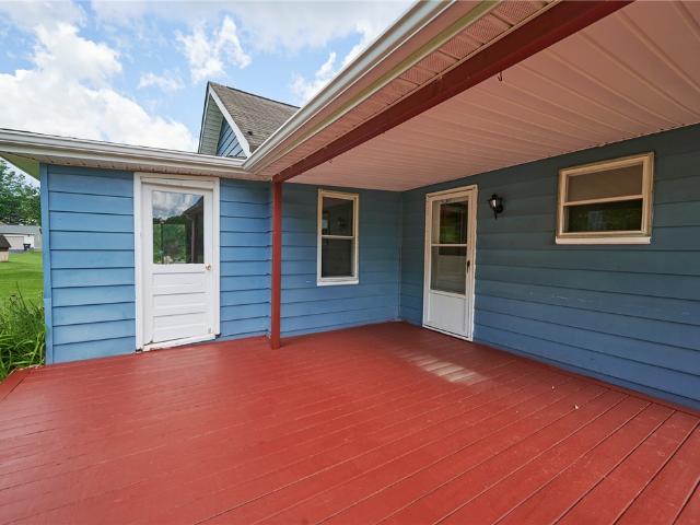 105 Derrick Ln