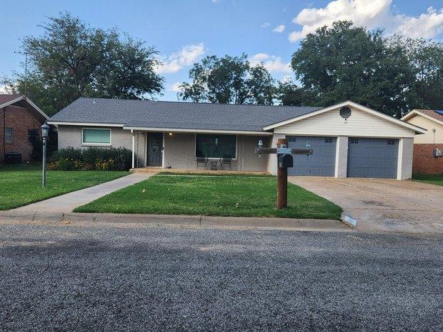 105 E 21st St, Littlefield, TX 79339