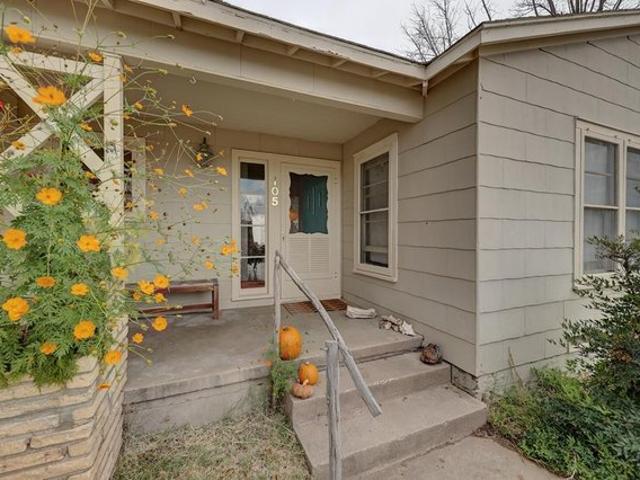 105 E 2nd St, Marfa, TX 79843