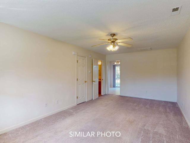 105 E Coopers Court