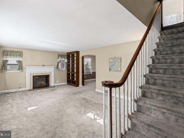 105 E Coulter Avenue