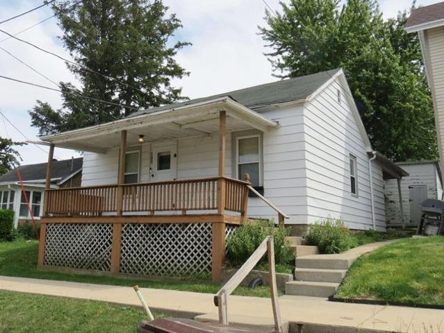 105 E Maple St, Maquoketa, IA 52060