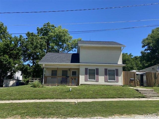 105 E Oak St, Warrenton, MO 63383