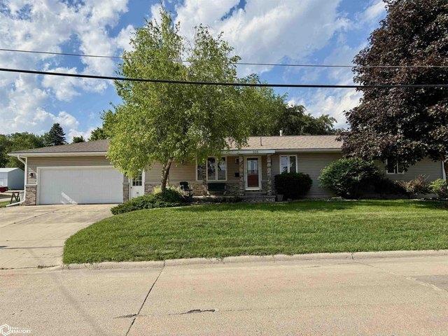 105 E Park St, Forest City, IA 50436