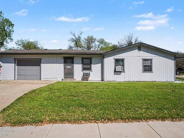 105 E Park St, Little Elm, TX 75068