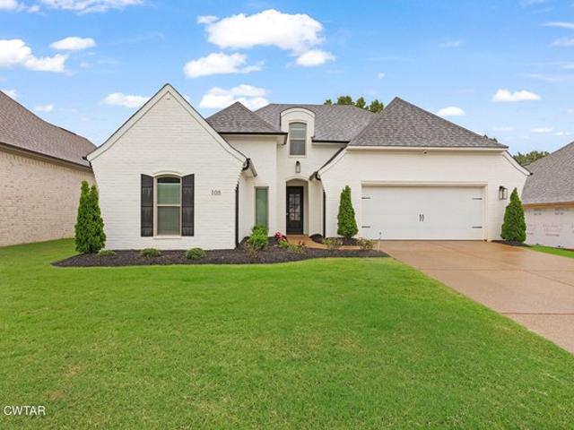105 Emerald Breeze Dr, Jackson, TN 38305