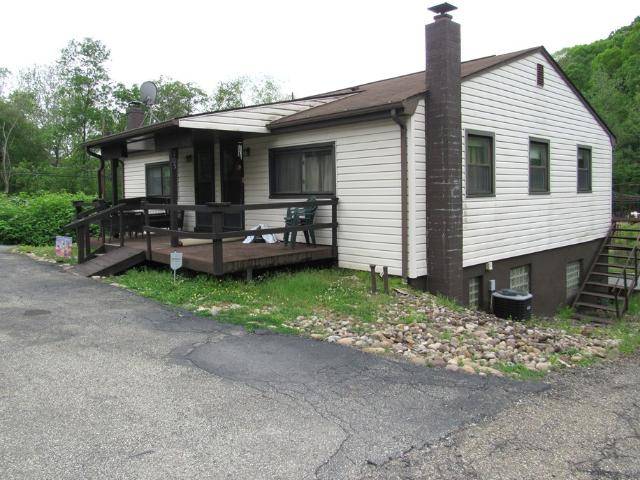 105 Ecker Ln