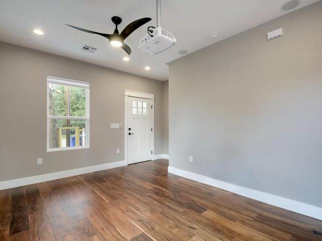 105 Elkhart St # 3
