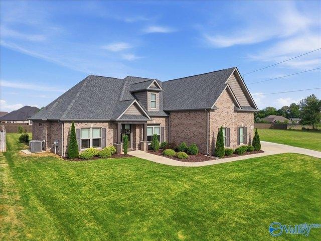 105 Ellis Ridge Dr, Meridianville, AL 35759