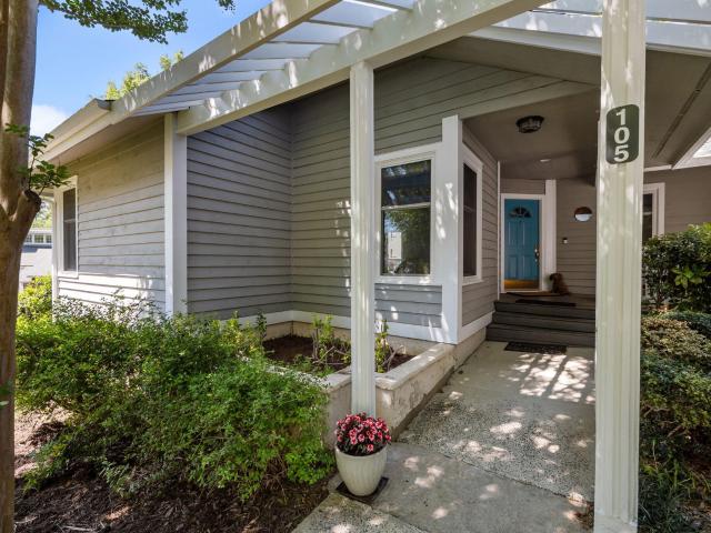 105 Elmwood Circle