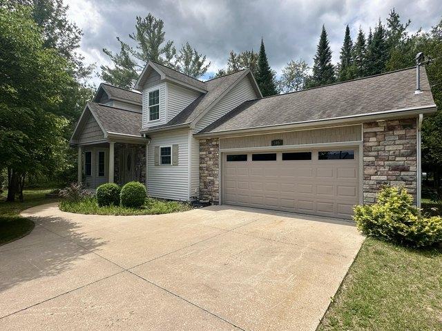 105 Evergreen Dr, Grayling, MI 49738