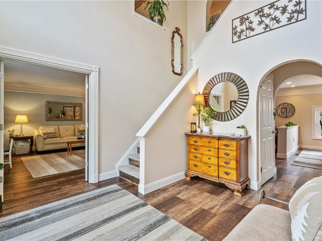 105 Forest Glen Dr
